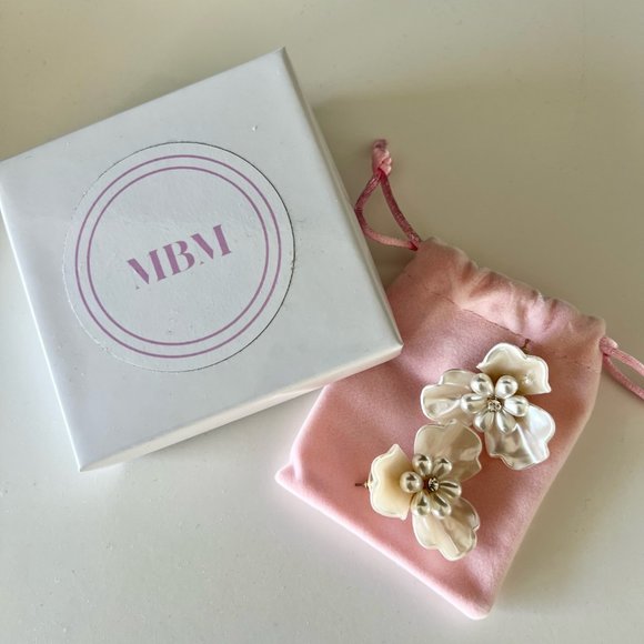 Made by Maddie Designs | Jewelry | Made By Maddie Designs White Floral ...